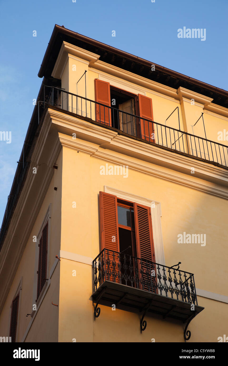 Rome windows hi-res stock photography and images - Alamy