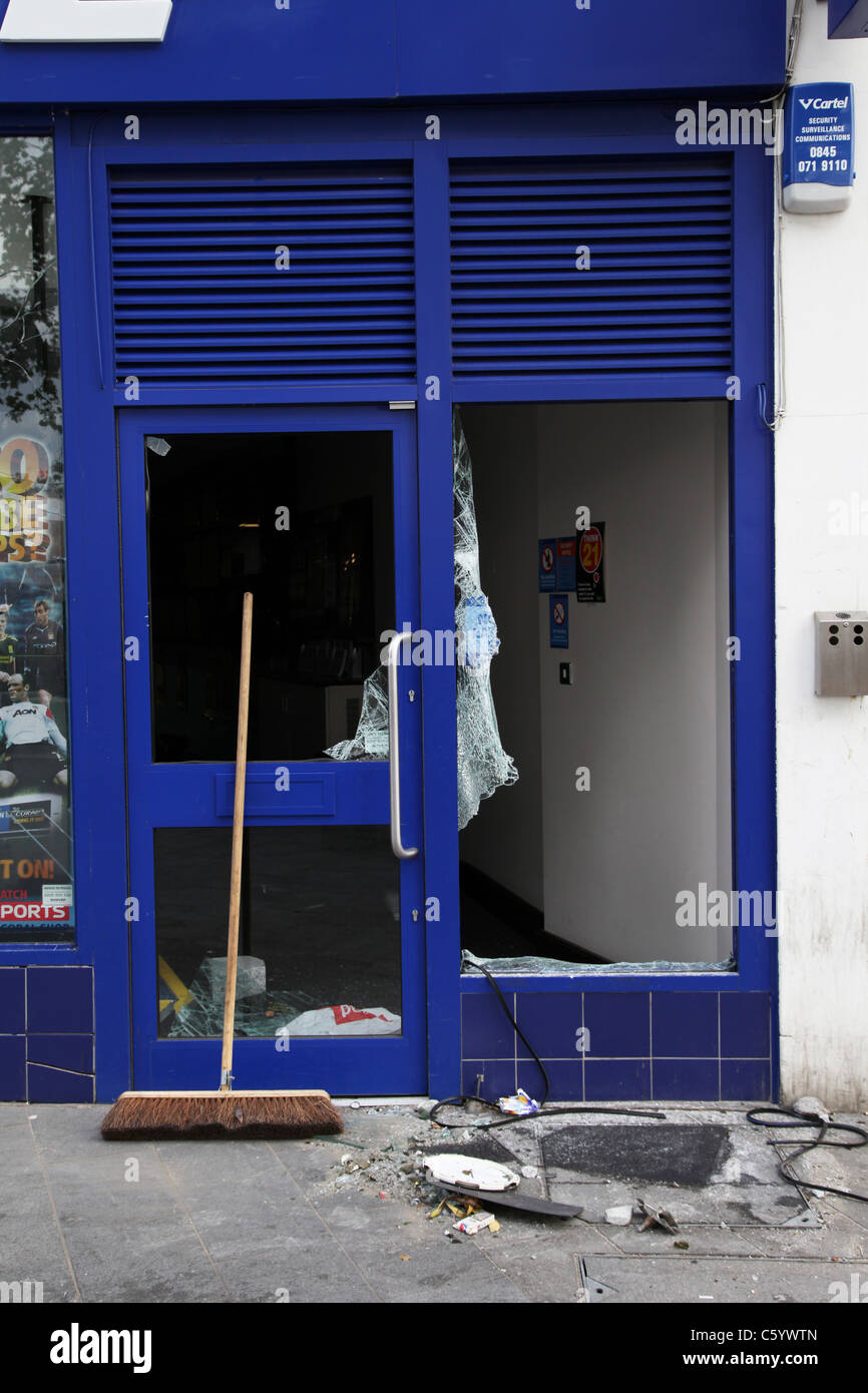 London riots hi-res stock photography and images - Alamy