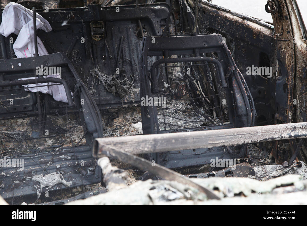 Shops damaged hi-res stock photography and images - Alamy