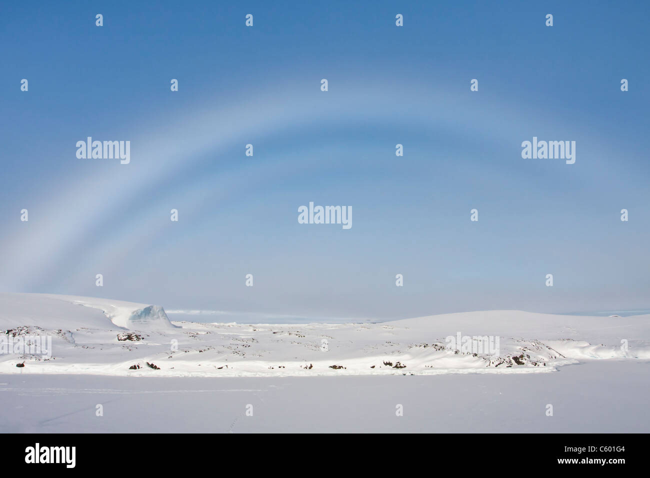 Snow fall over wind hi-res stock photography and images - Alamy