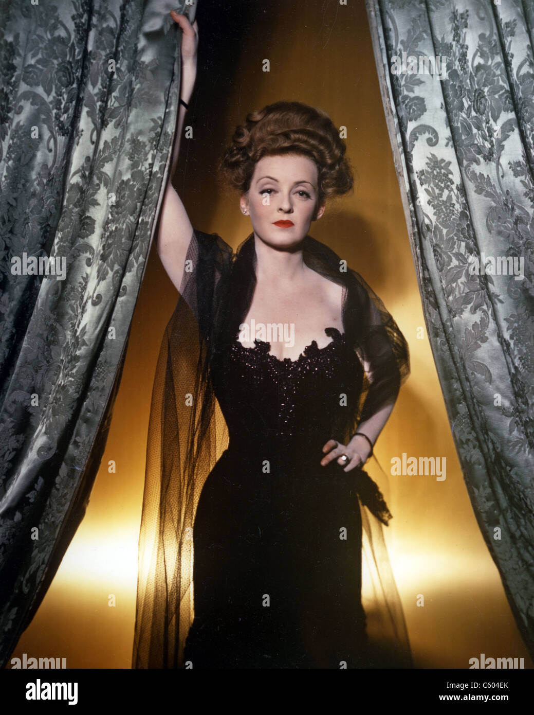 The Little Foxes Summary