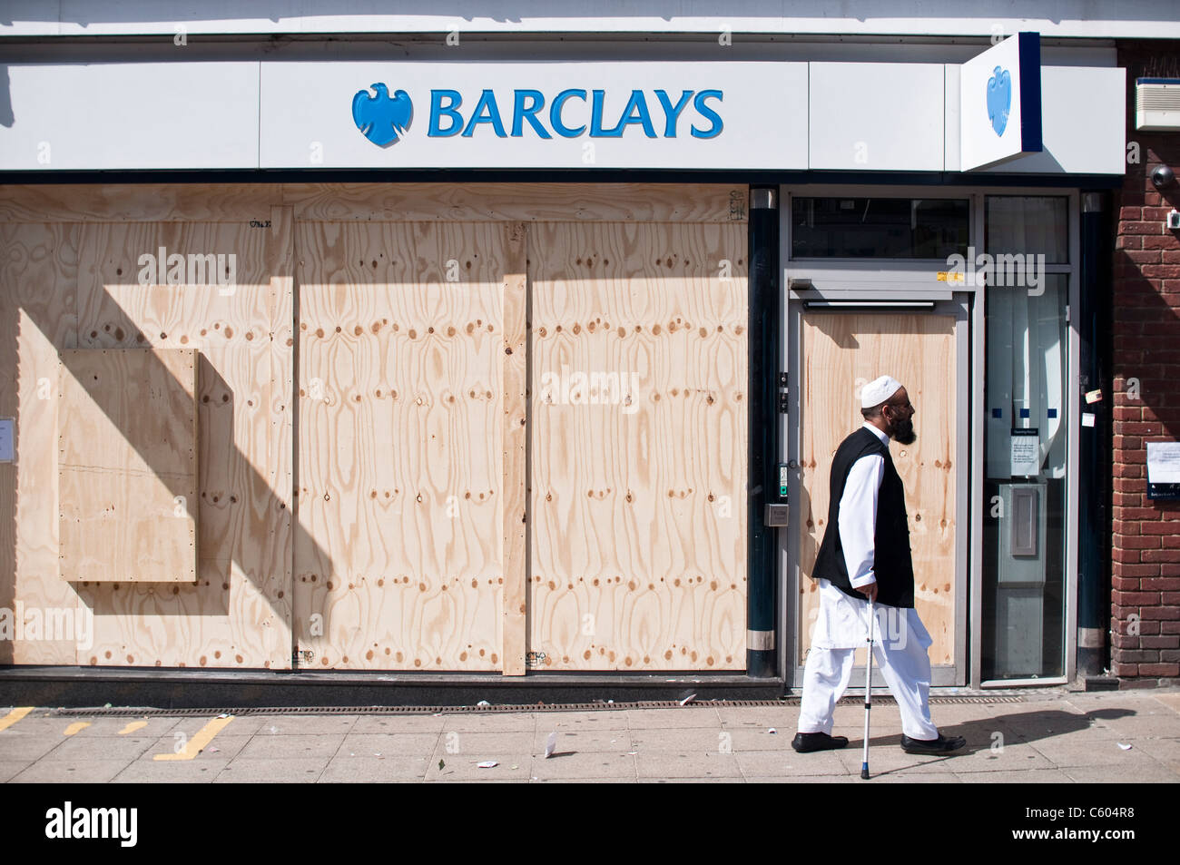 Closed barclays bank hi-res stock photography and images - Alamy