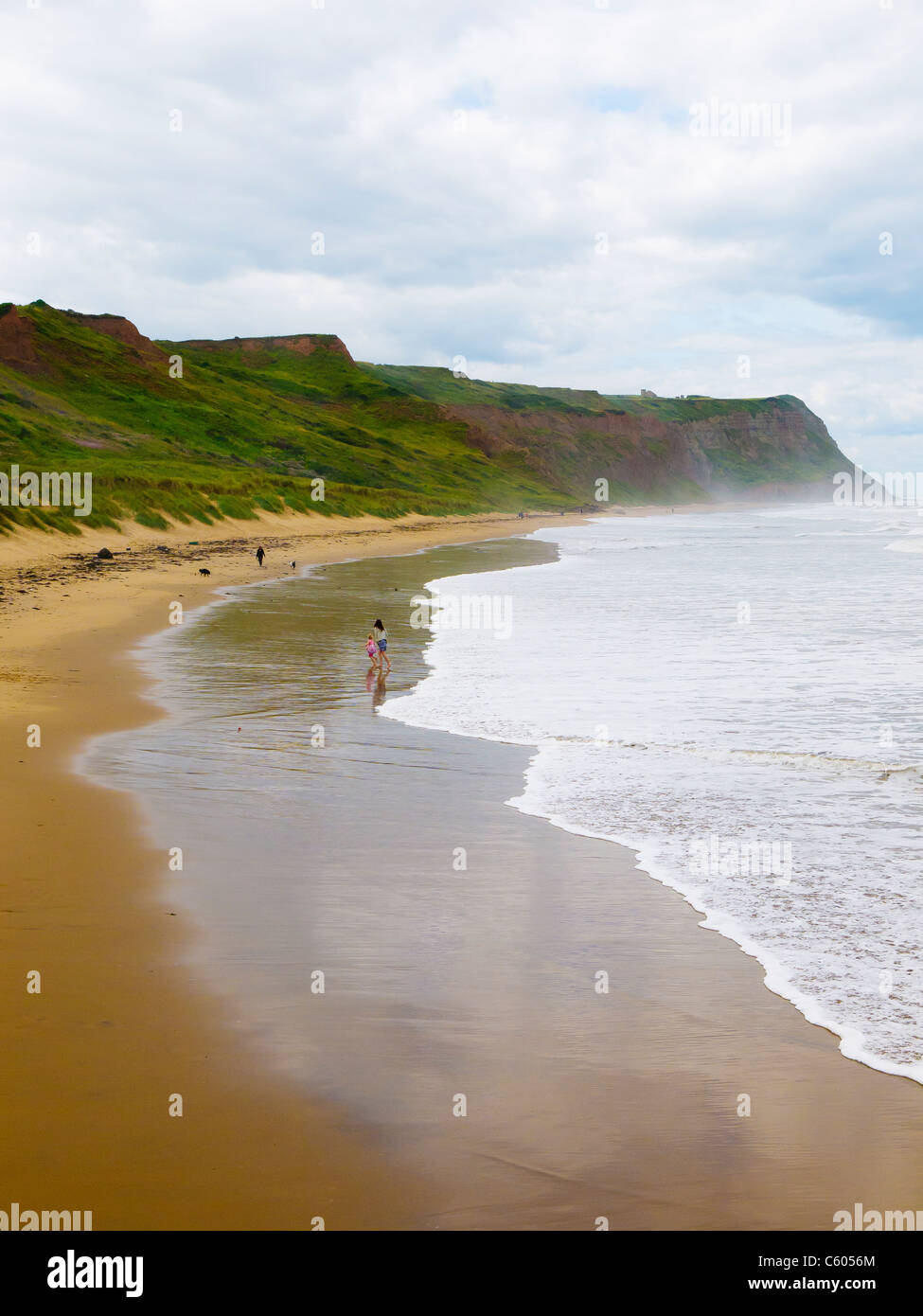 Cattersty sands beach skinningrove hi-res stock photography and images ...