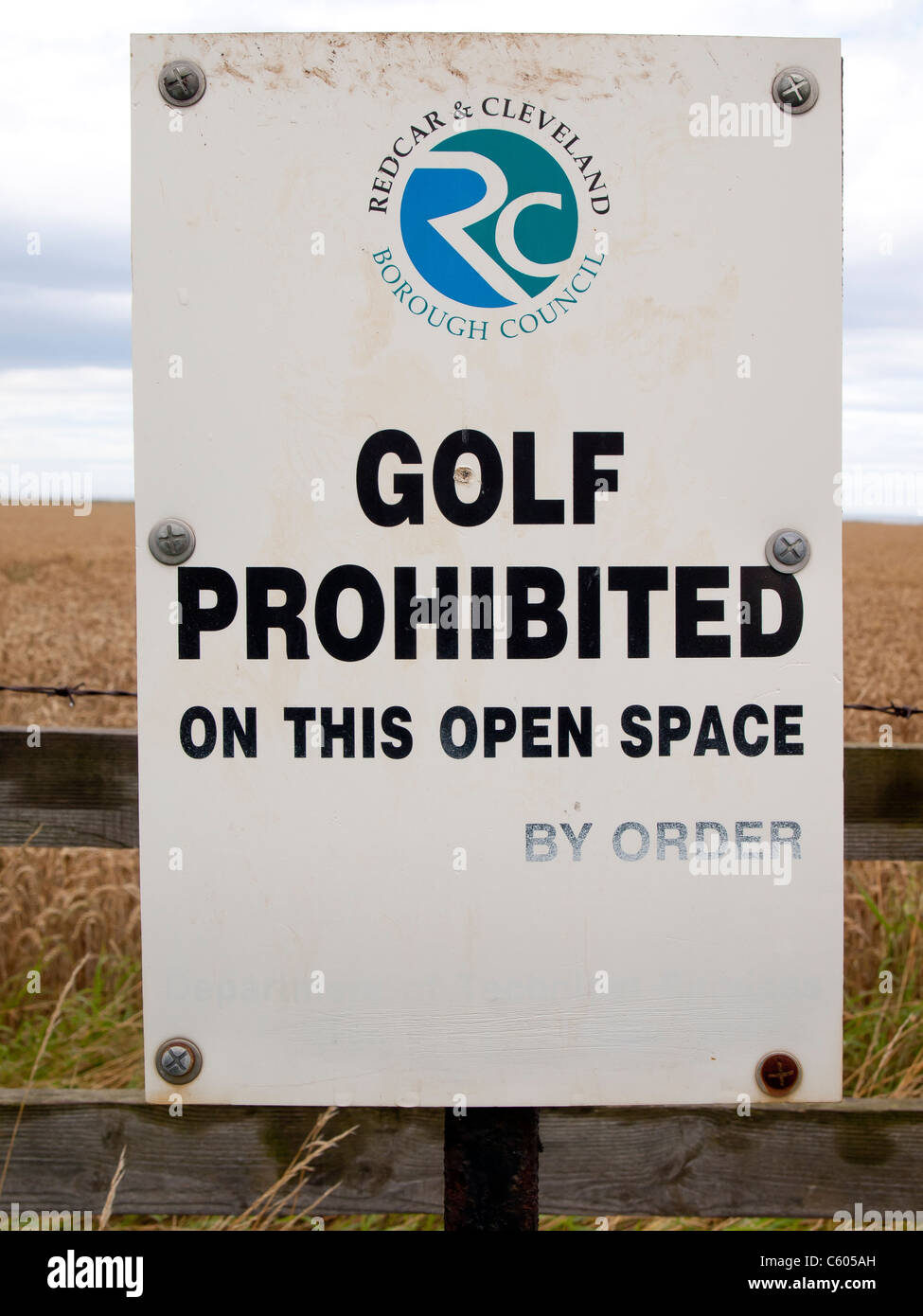 Golf prohibited sign hi-res stock photography and images - Alamy