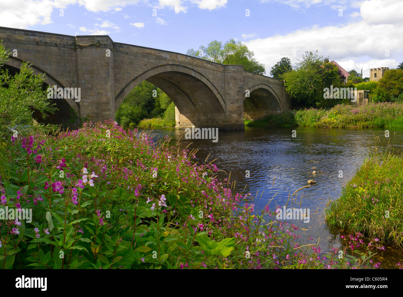 Three arched road bridge hi-res stock photography and images - Alamy
