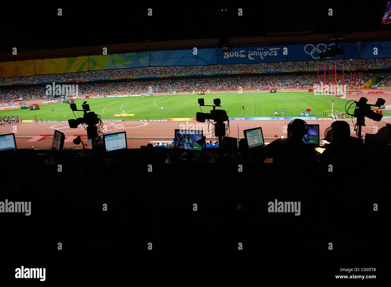 Commentators hi-res stock photography and images - Alamy