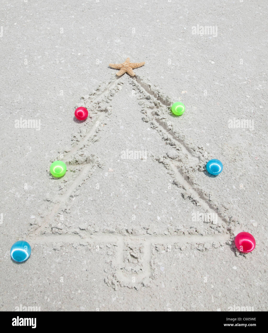 Christmas tree drawing hi-res stock photography and images - Alamy