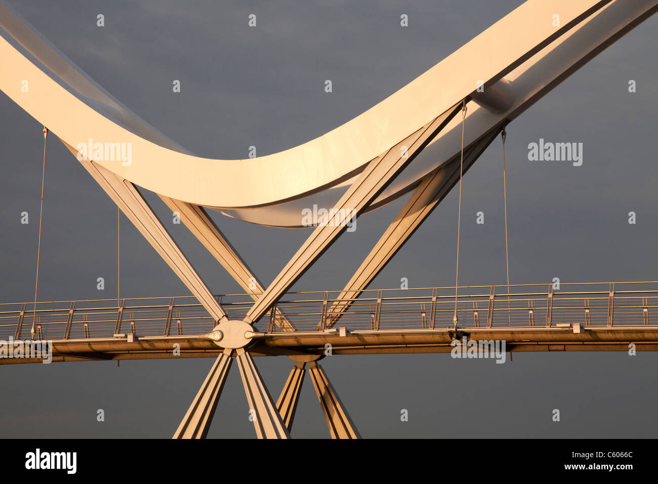 Section of Infinity Bridge, Stockton-on-Tees, in late afternoon light ...