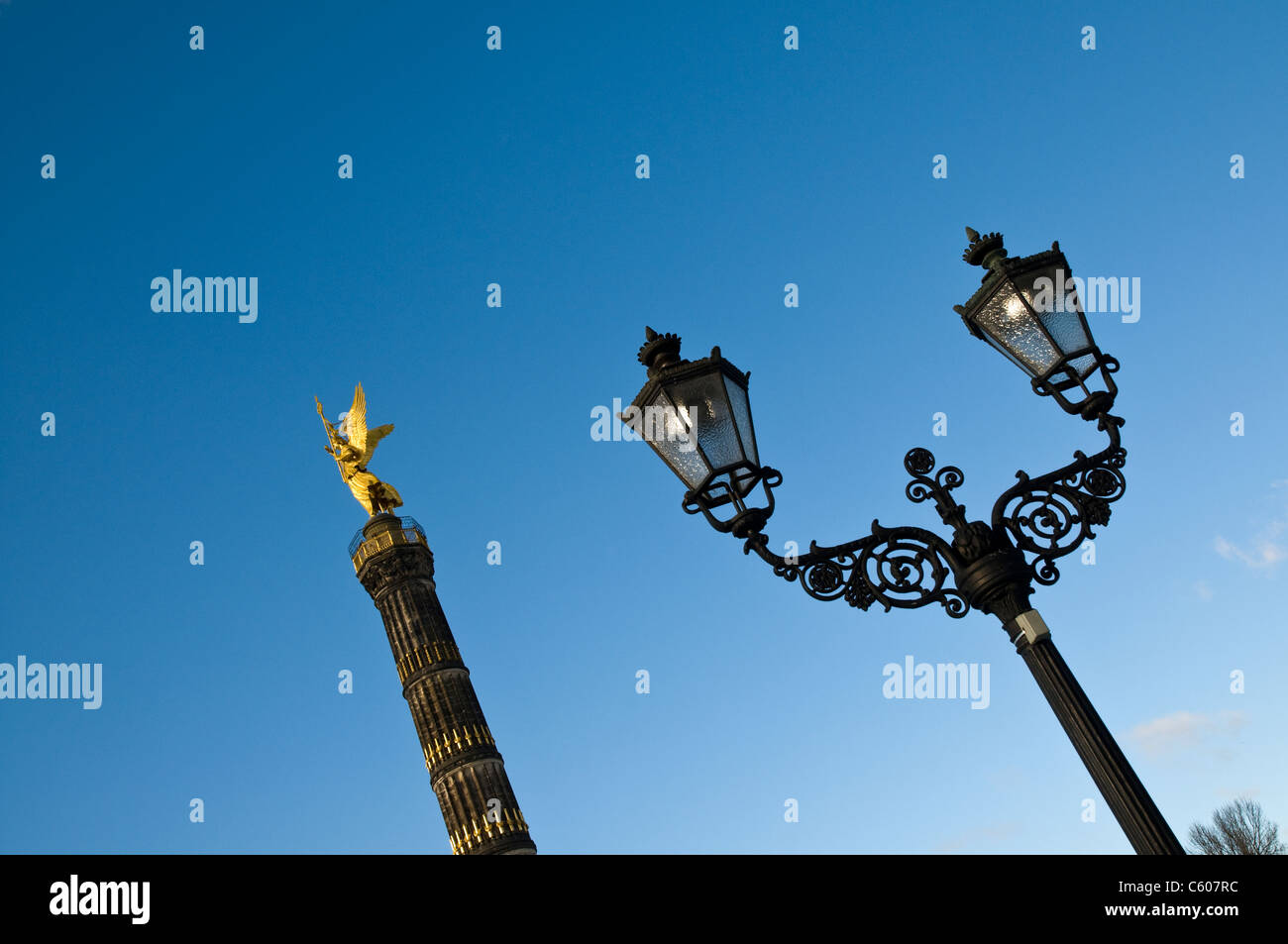 Victory column and ornamental lamp post, Berlin, Germany Stock Photo ...