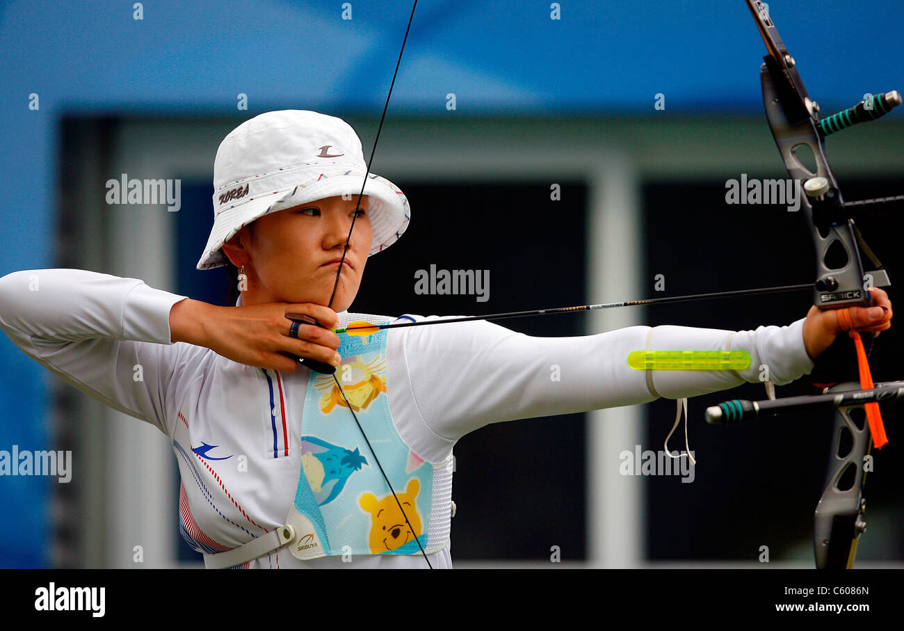 Hyun sung park korea olympic stadium hi-res stock photography and ...