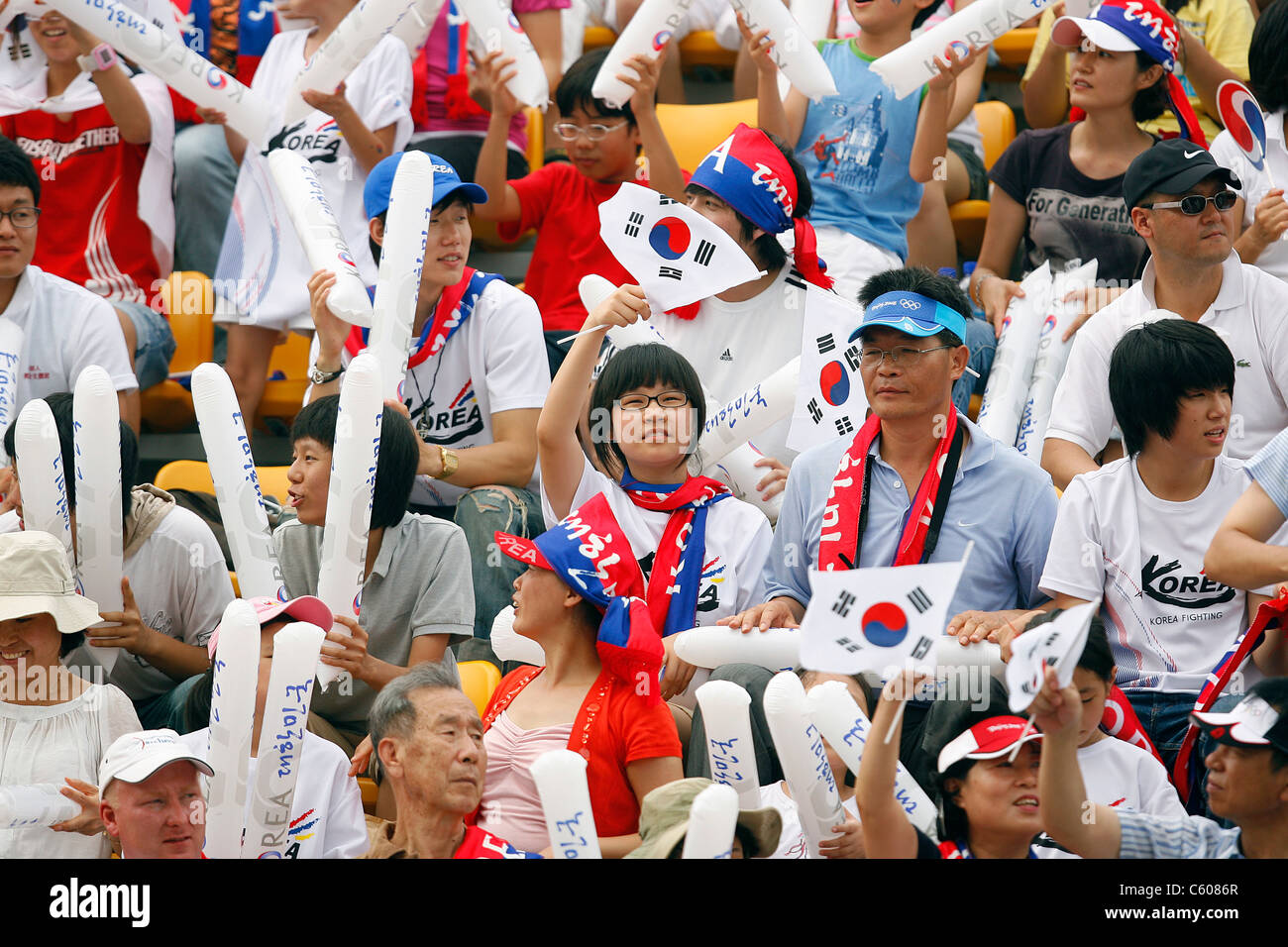 Korean fans hi-res stock photography and images - Alamy