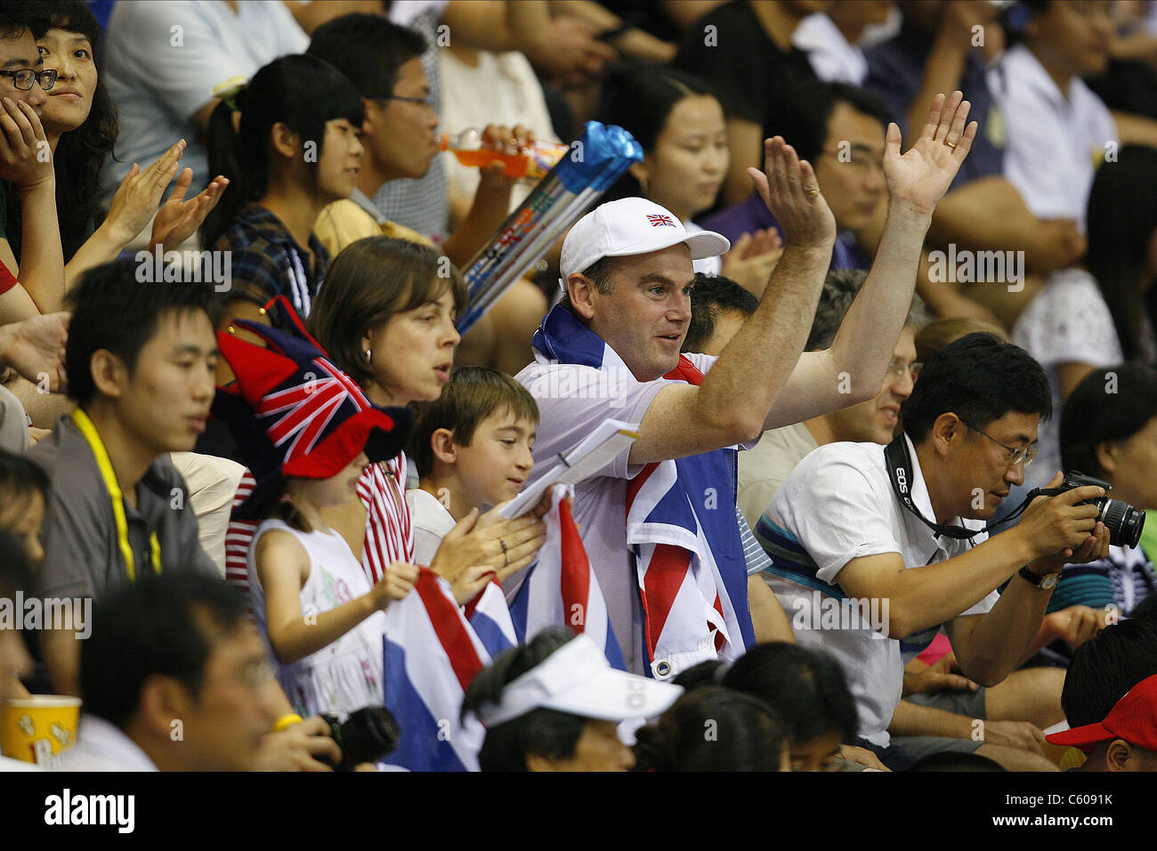 Olympic stadium pursuit hi-res stock photography and images - Alamy