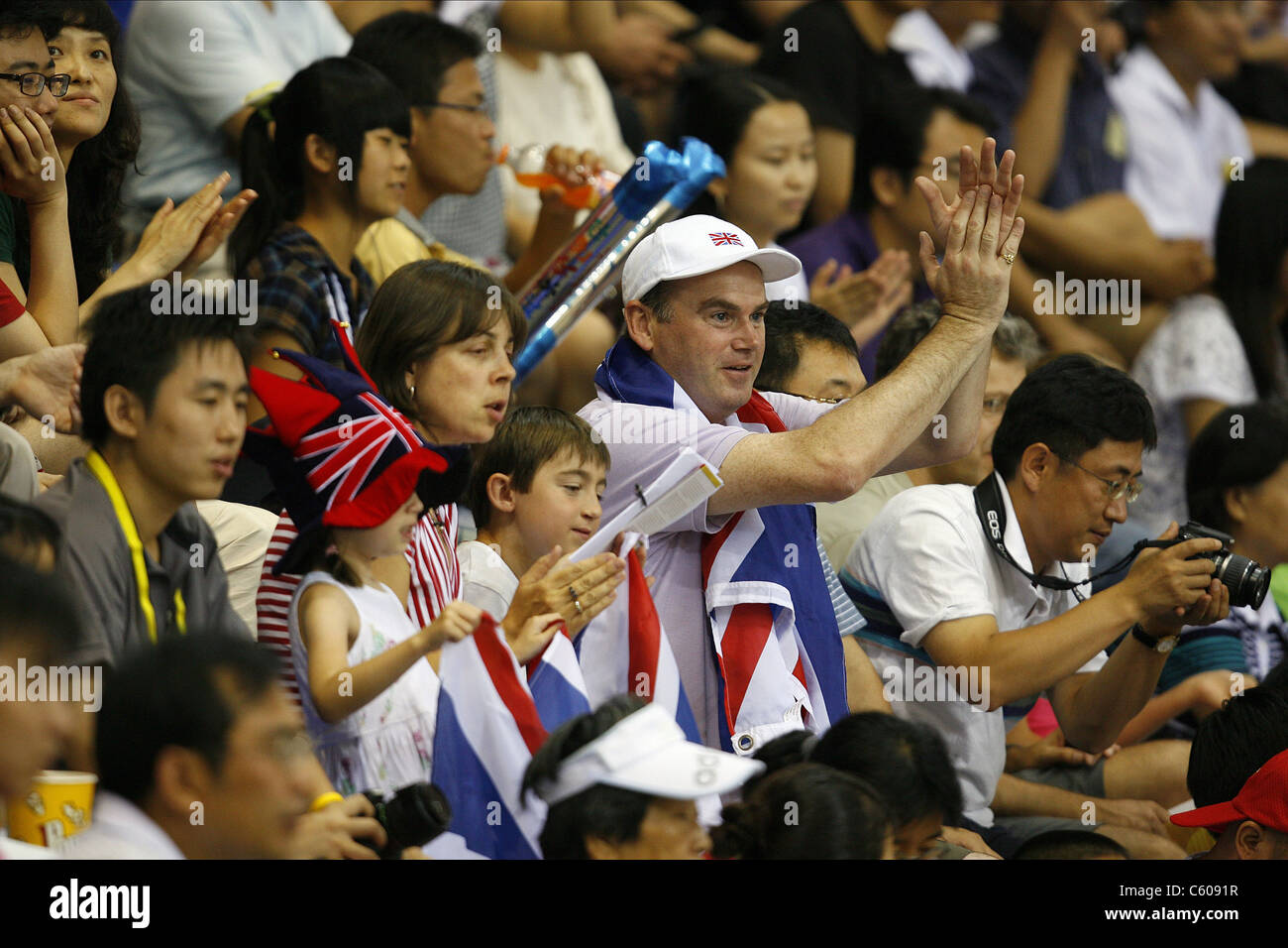 Olympic stadium pursuit hi-res stock photography and images - Alamy