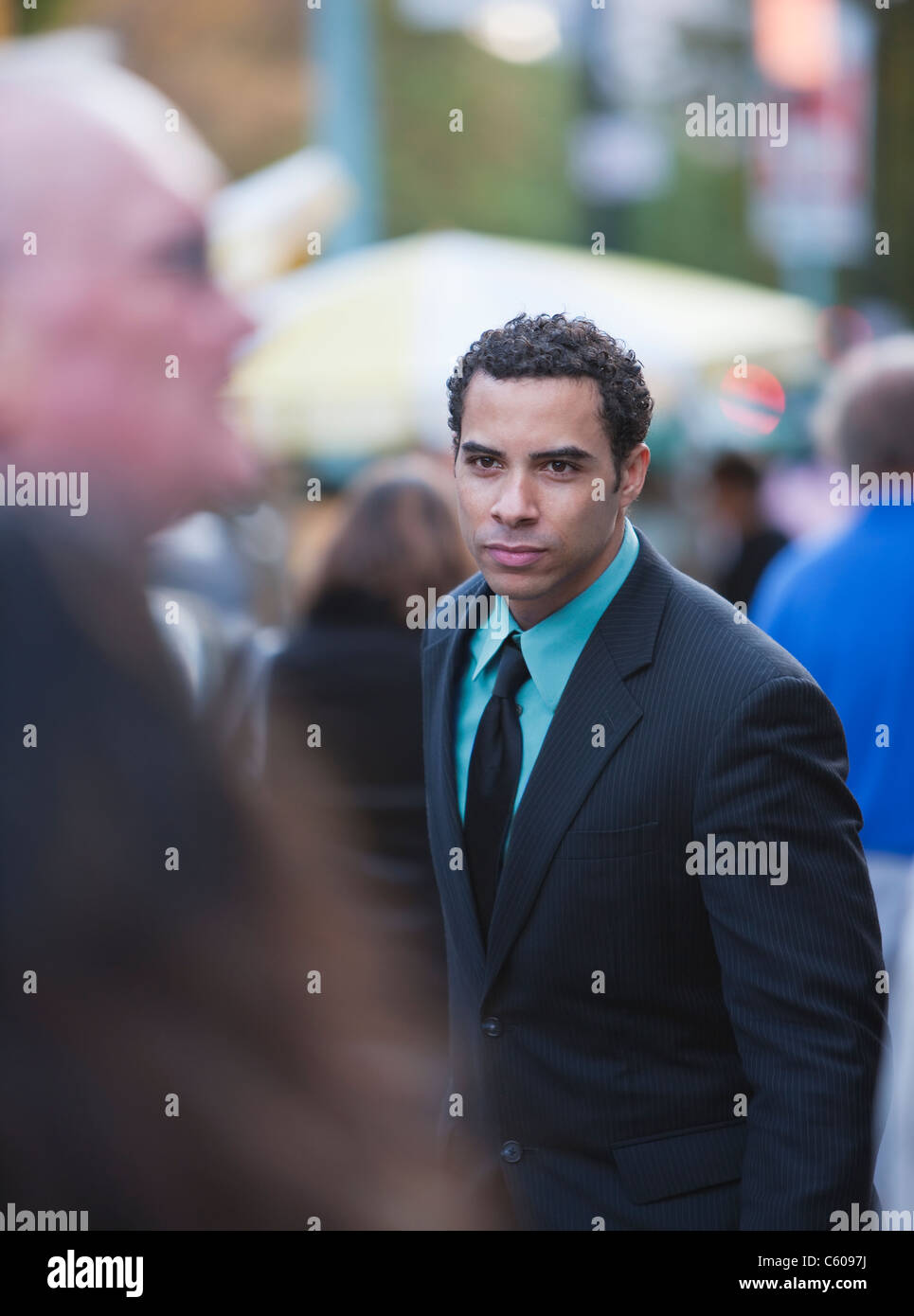 One person in a crowd hi-res stock photography and images - Alamy