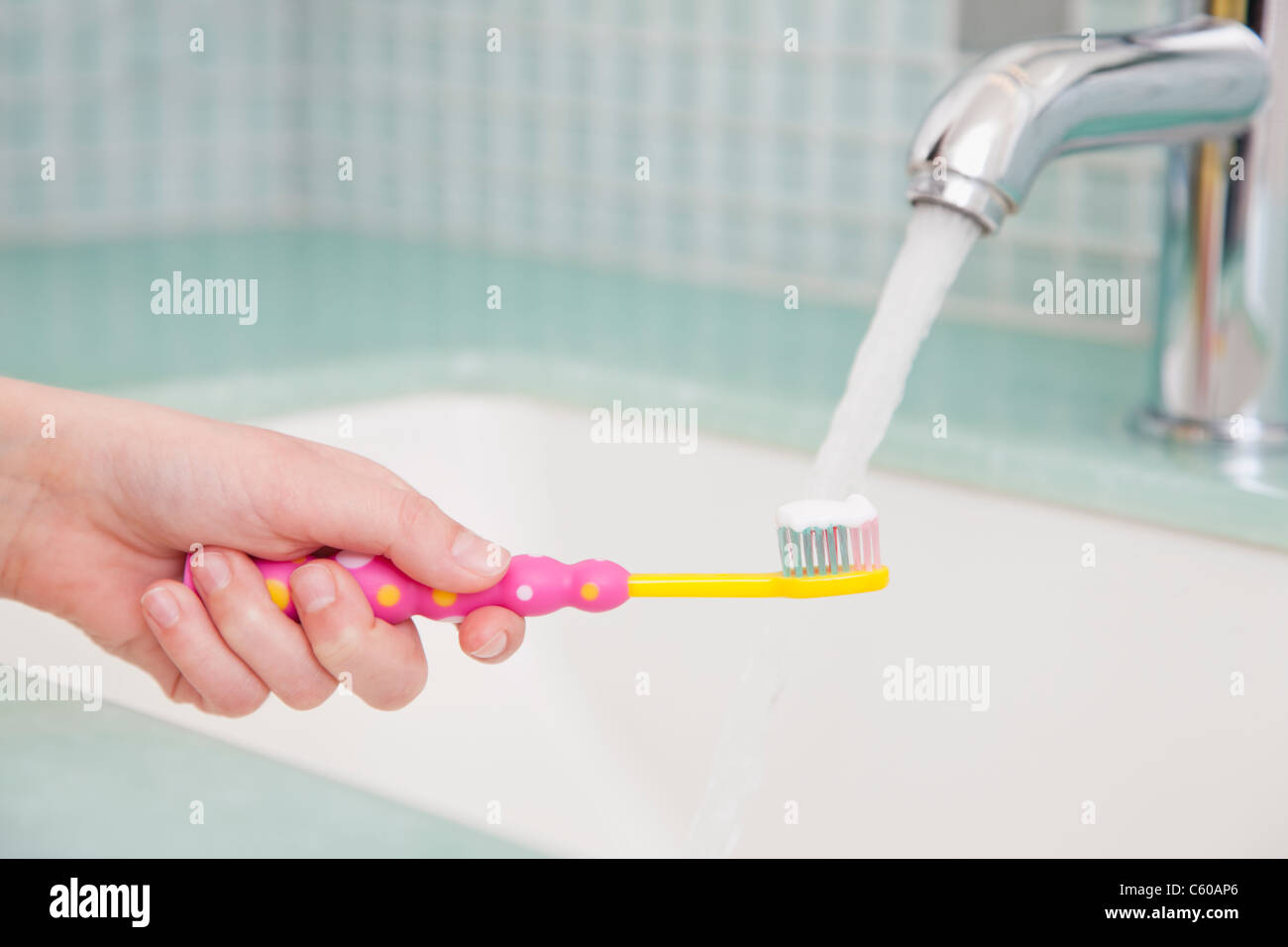 Toothbrush and toothpaste water hi-res stock photography and images - Alamy