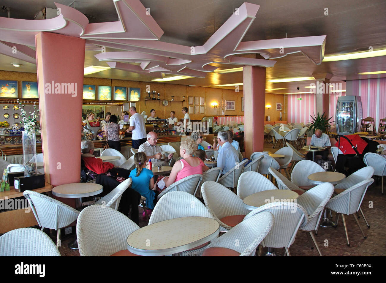 Morelli's Cappuccino Cafe, Victoria Parade, Broadstairs, Isle of Thanet ...