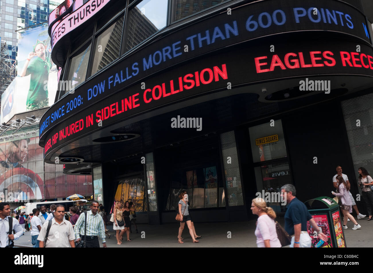 Times square news zipper hi-res stock photography and images - Alamy