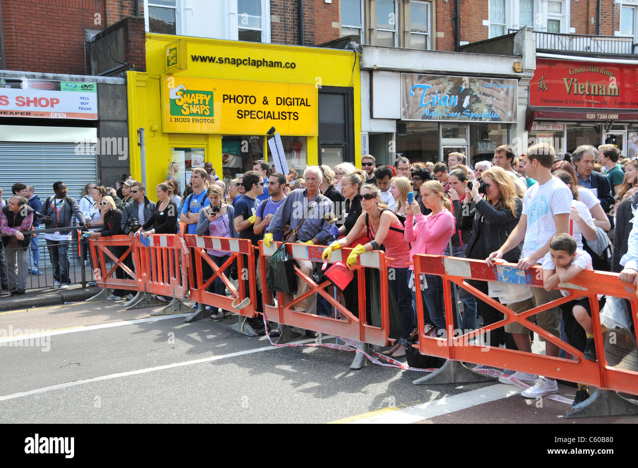 London Riots Clapham Junction burnt out shop rioting looting fire clean ...