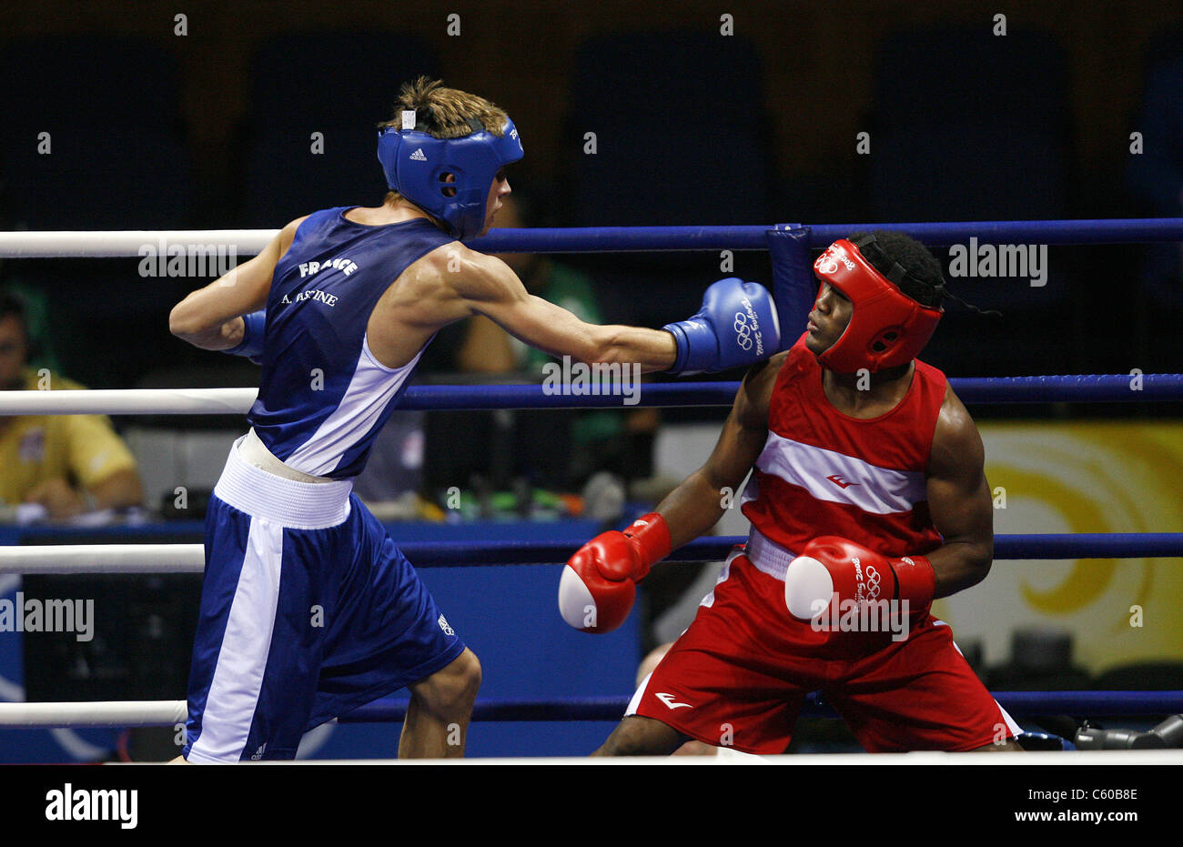 FELIX DIAZ V ALEXIS VASTINE MENS LIGHT WELTERWEIGHT SEMI WORKERS ...