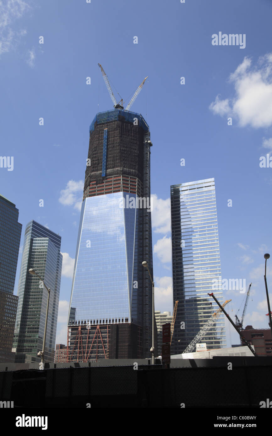Freedom Tower, 1 World Trade Center under construction, Ground Zero ...