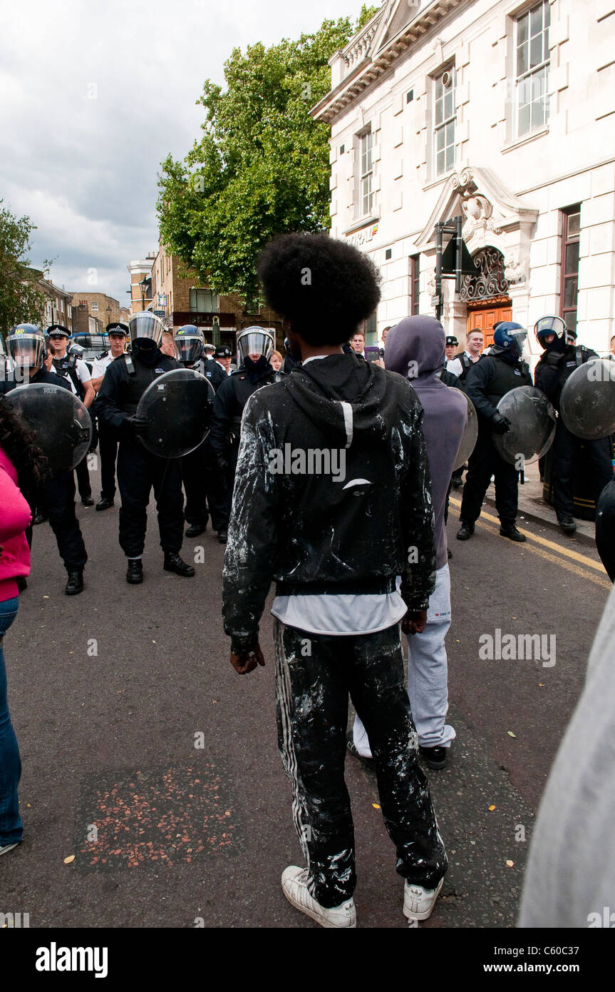 Riot police youth uk hi-res stock photography and images - Alamy