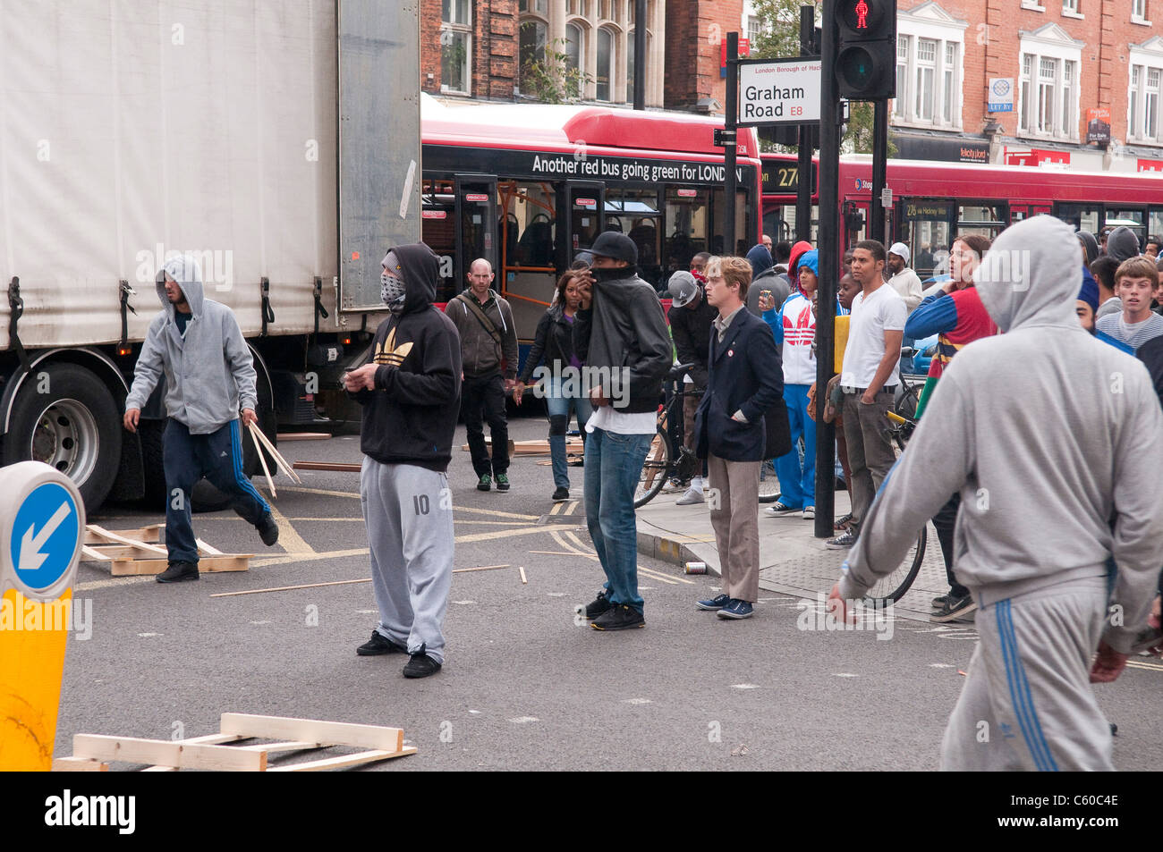 London Riots - Hackney Central, Mare Street, 8/8/2011 Stock Photo - Alamy