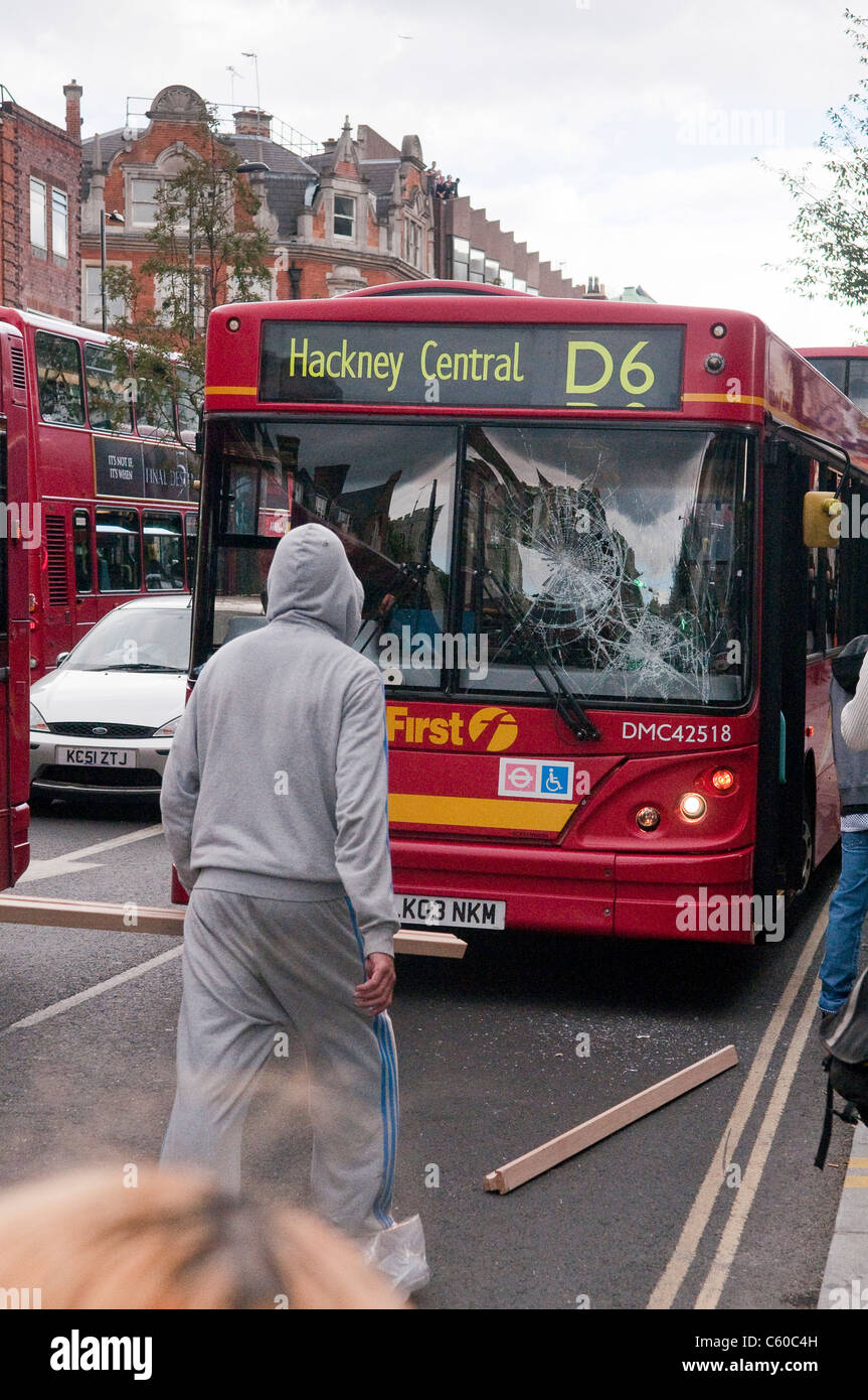 London Riots - Hackney Central, Mare Street, 8/8/2011 Stock Photo - Alamy