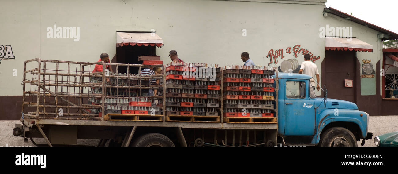 Loading crates truck hi-res stock photography and images - Alamy