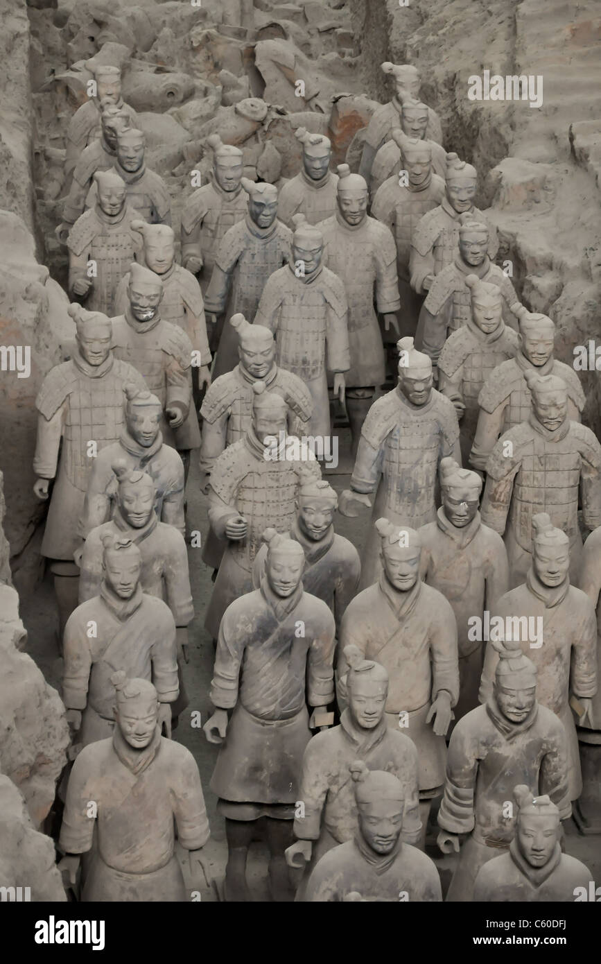 an array of chinese terracotta warriors from xi'an tomb Stock Photo - Alamy