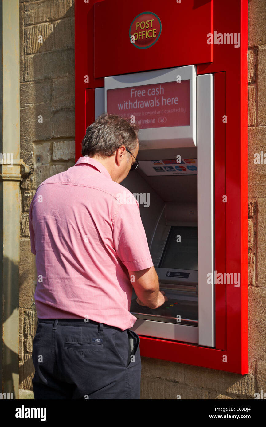 Post office cash machine hi-res stock photography and images - Alamy