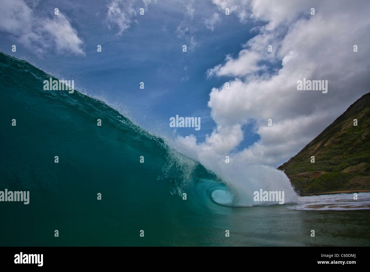 Empty wave hi-res stock photography and images - Alamy