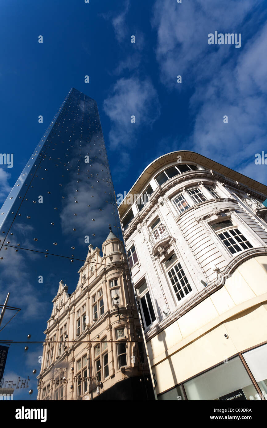 Spectra TxT Modern Art Sculpture Reflections, Middlesbrough, Teesside ...