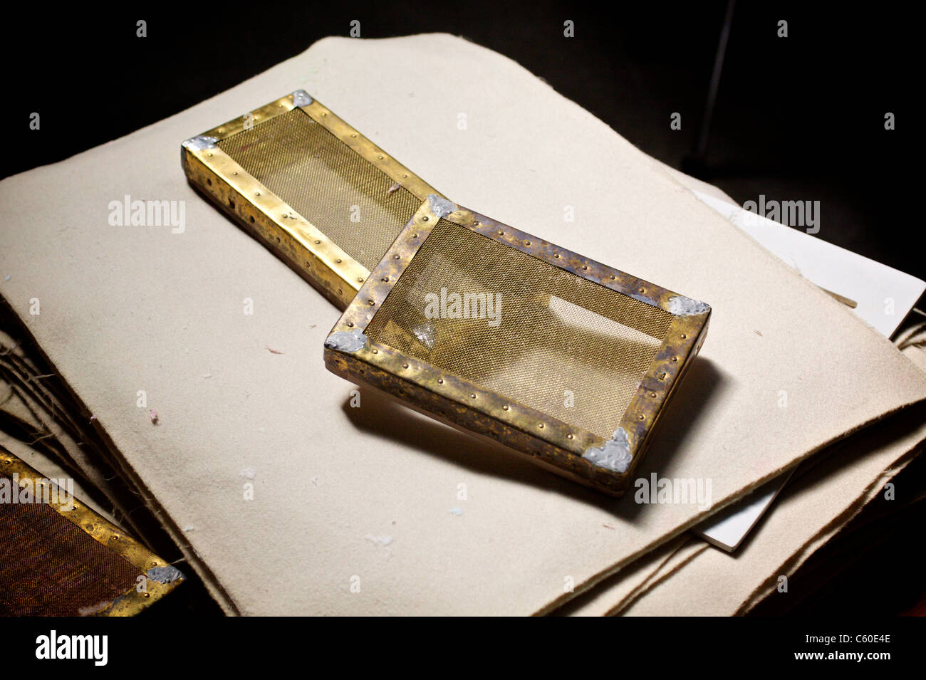 Papyrus production hi-res stock photography and images - Alamy