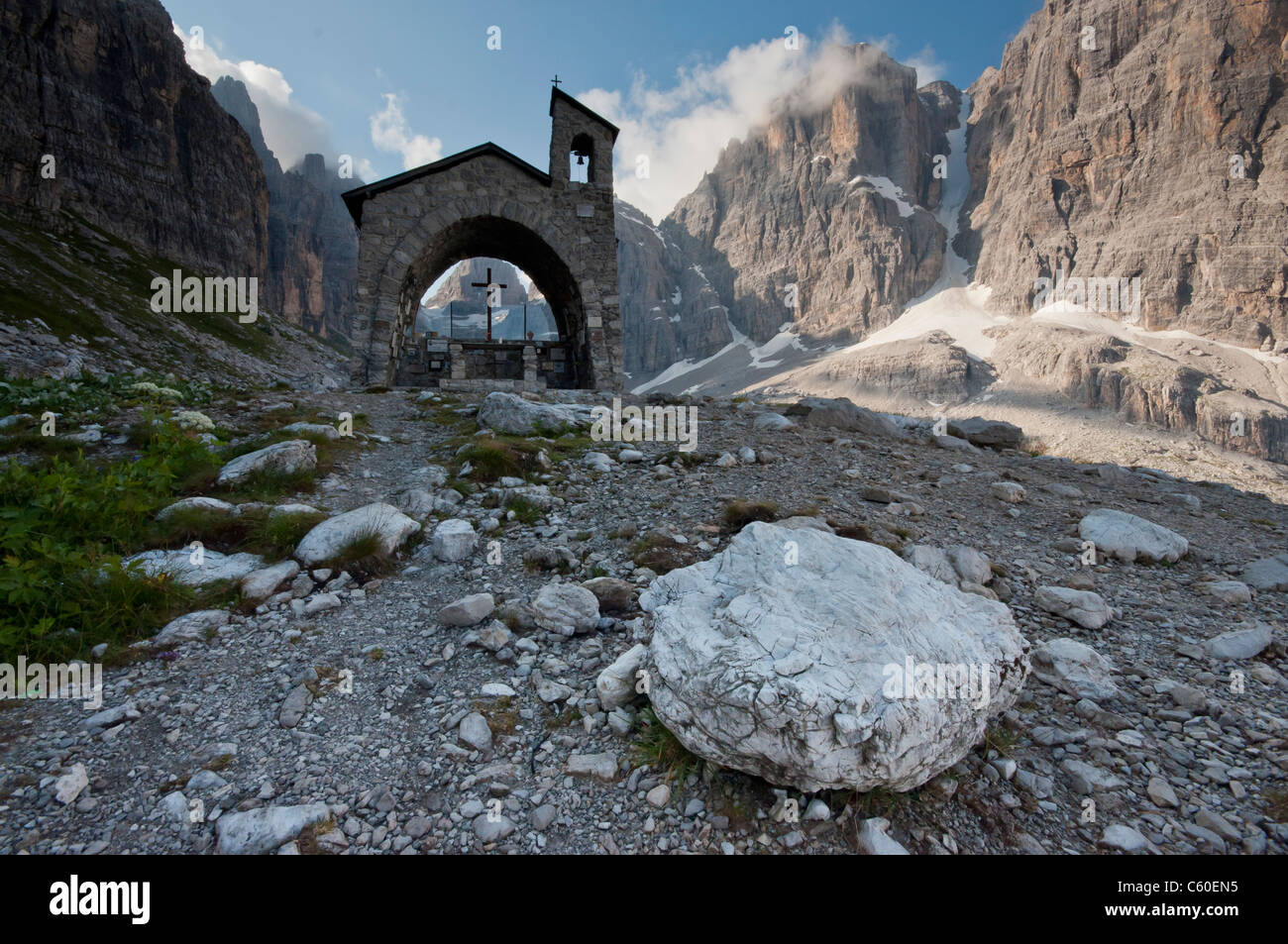 Rifugio maria e alberto fossati bellani al brentei hi-res stock ...