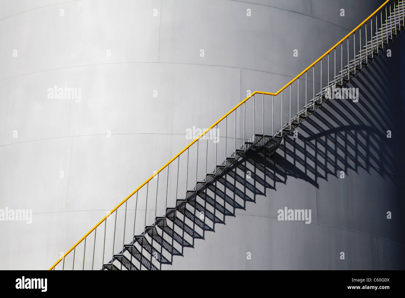 Silo silhouette hi-res stock photography and images - Alamy