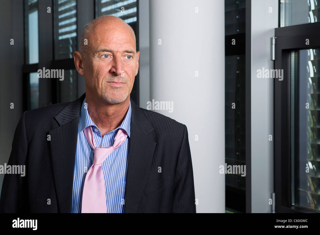 Loose tie hi-res stock photography and images - Alamy