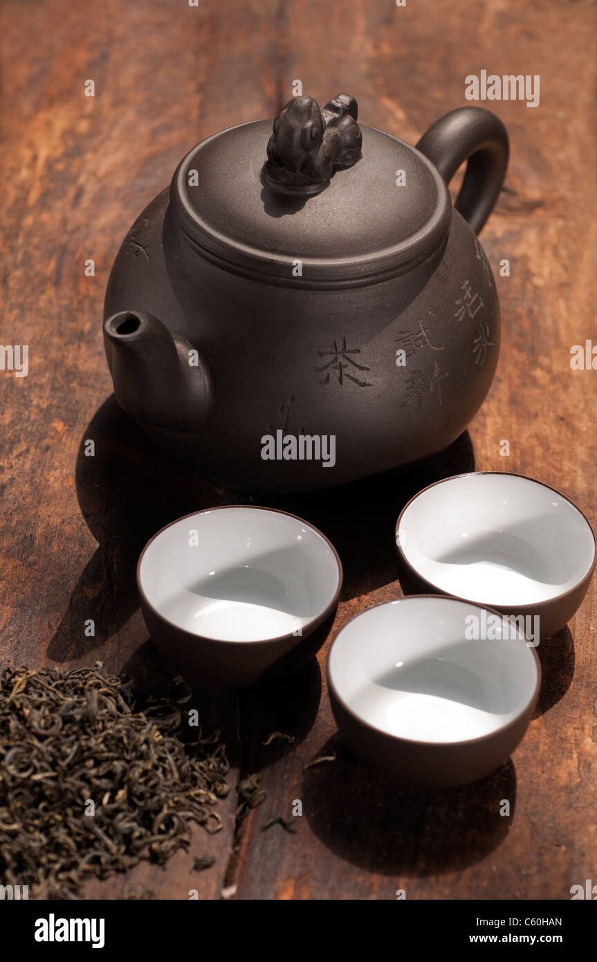 Old tea pot hi-res stock photography and images - Alamy