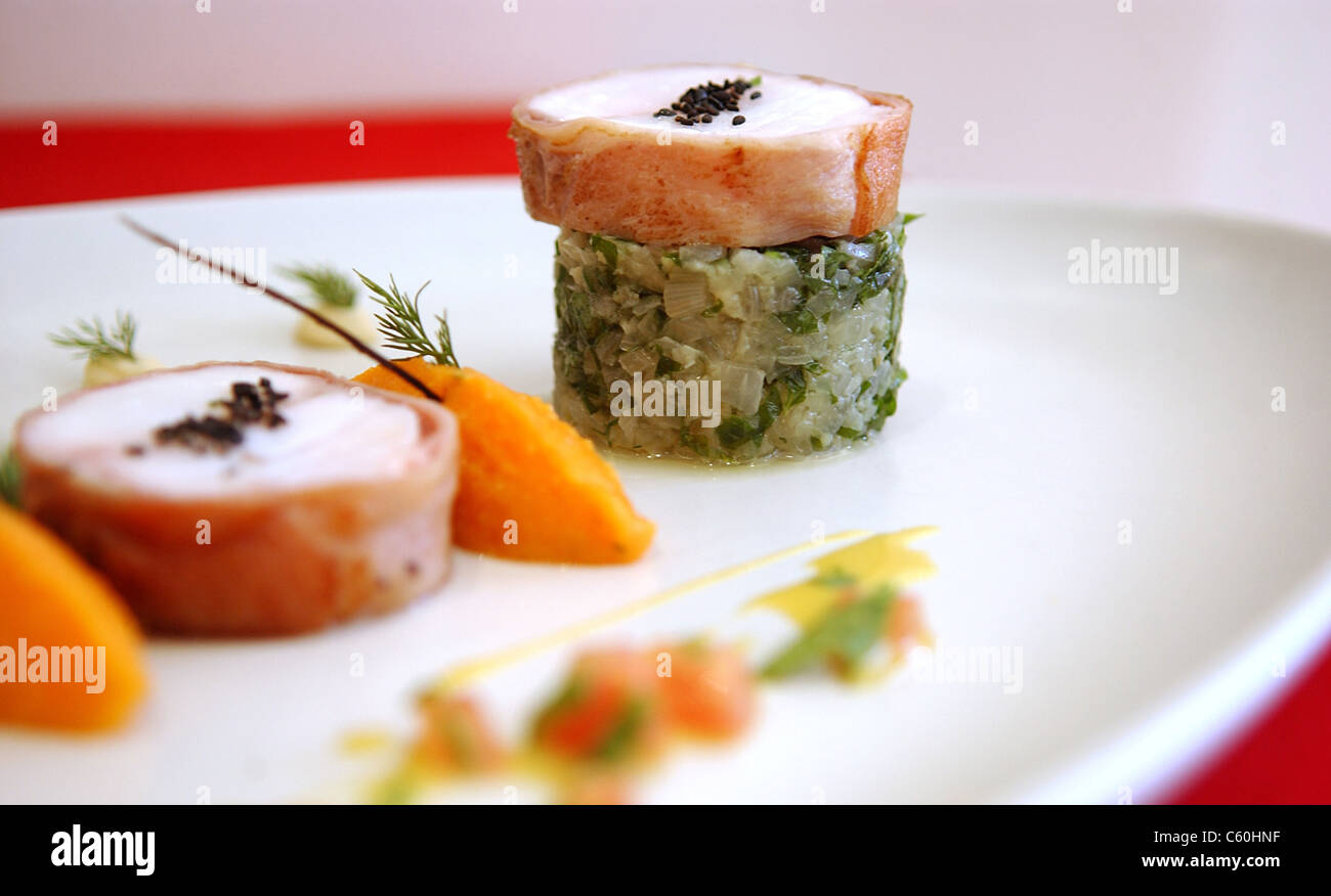 Plated fish main hi-res stock photography and images - Alamy
