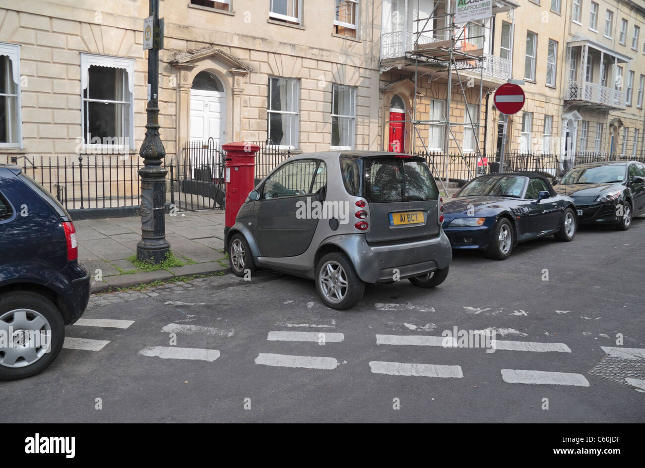 Perpendicular parking hi-res stock photography and images - Alamy
