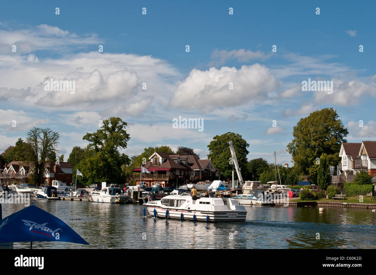 Cookham hi-res stock photography and images - Alamy