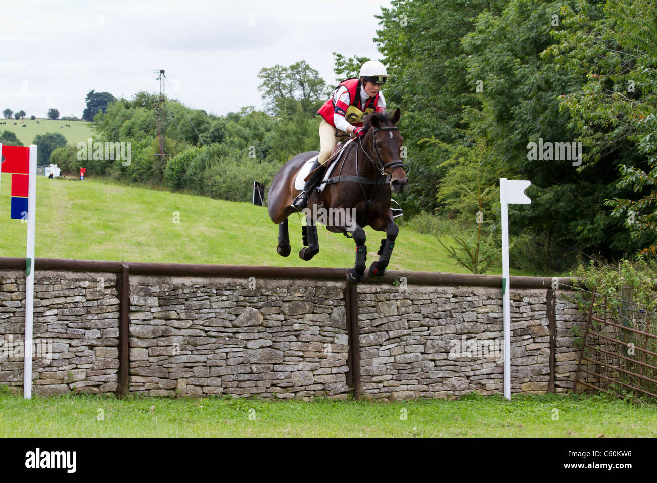 Horse jumping wall hi-res stock photography and images - Alamy