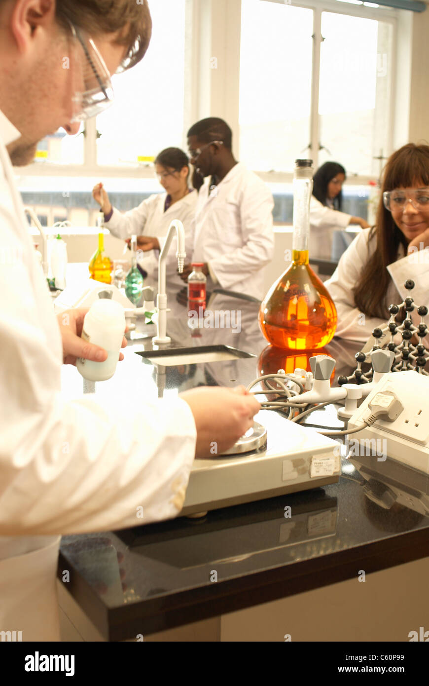 Lab scale hi-res stock photography and images - Alamy