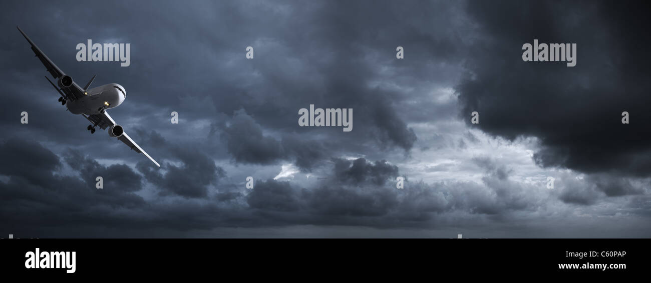 Plane in storm hi-res stock photography and images - Alamy