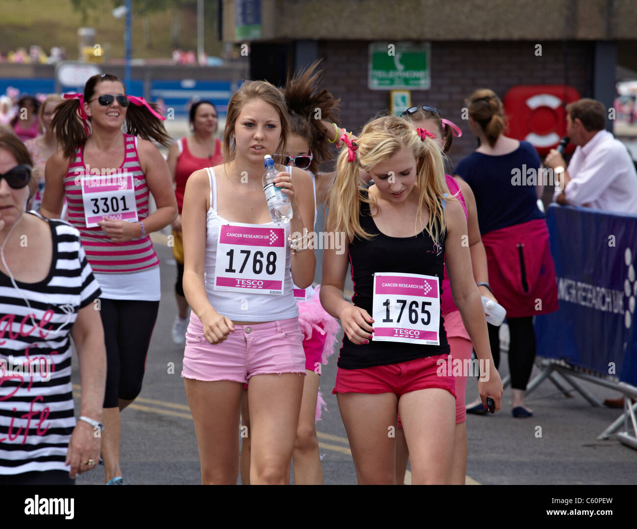 Cancer research charity hi-res stock photography and images - Alamy