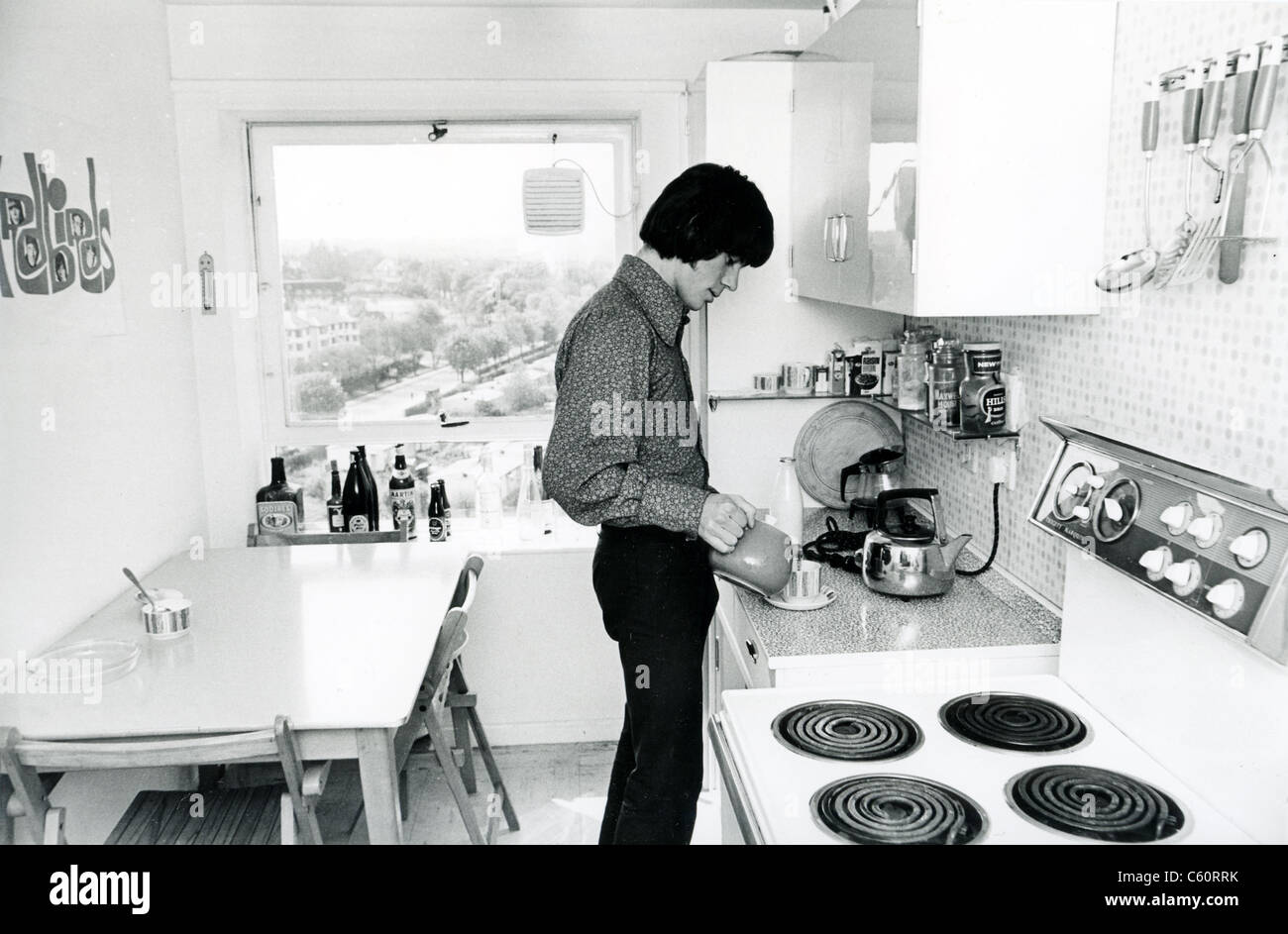 JEFF BECK UK guitarist at his penthouse apartment in Sutton, Surrey, in ...