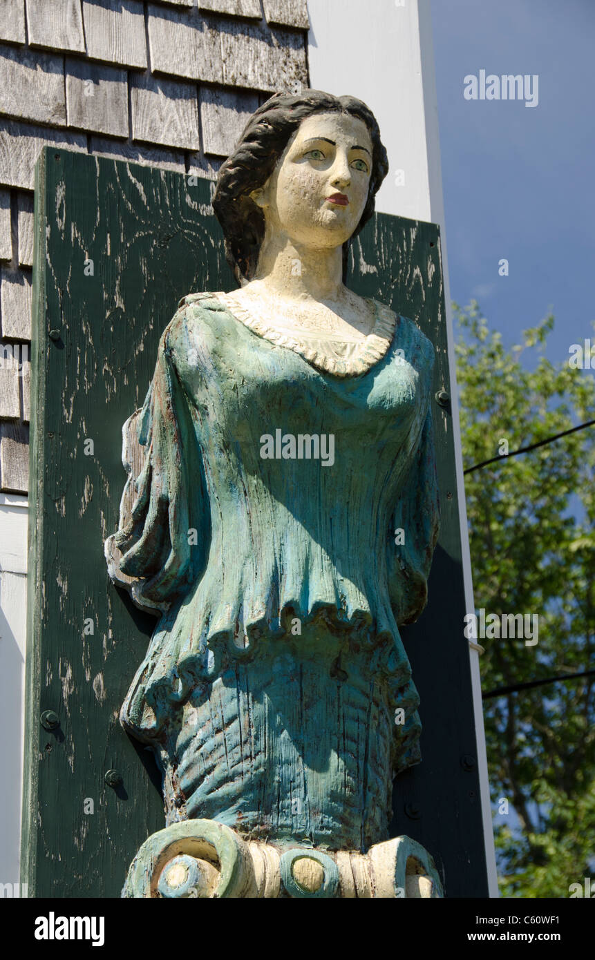 Wood carving female figure hi-res stock photography and images - Alamy