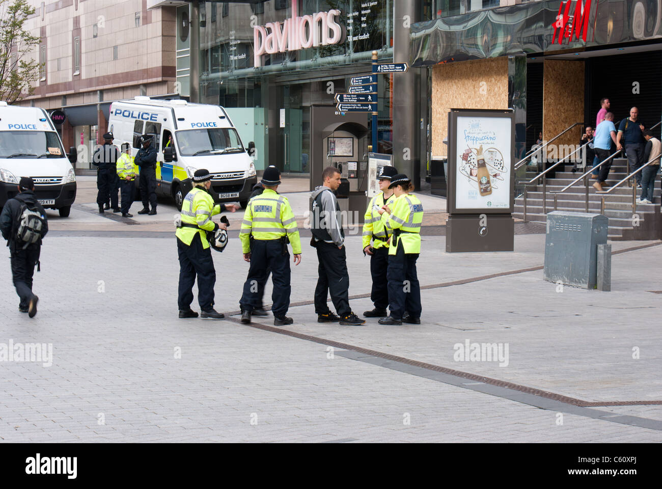 Charge shop road bullring security search hi-res stock photography and ...