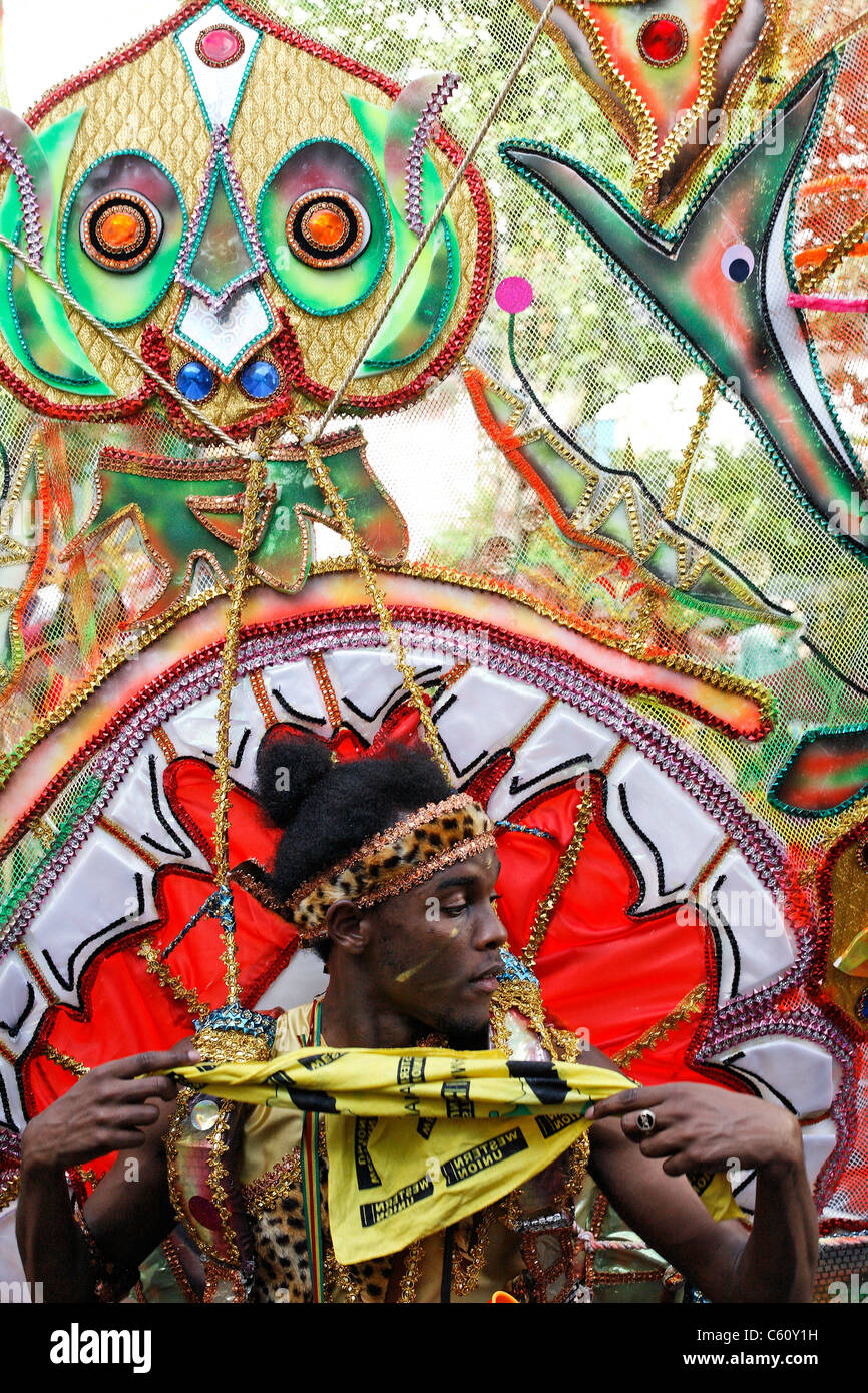 Carnival performer hi-res stock photography and images - Alamy