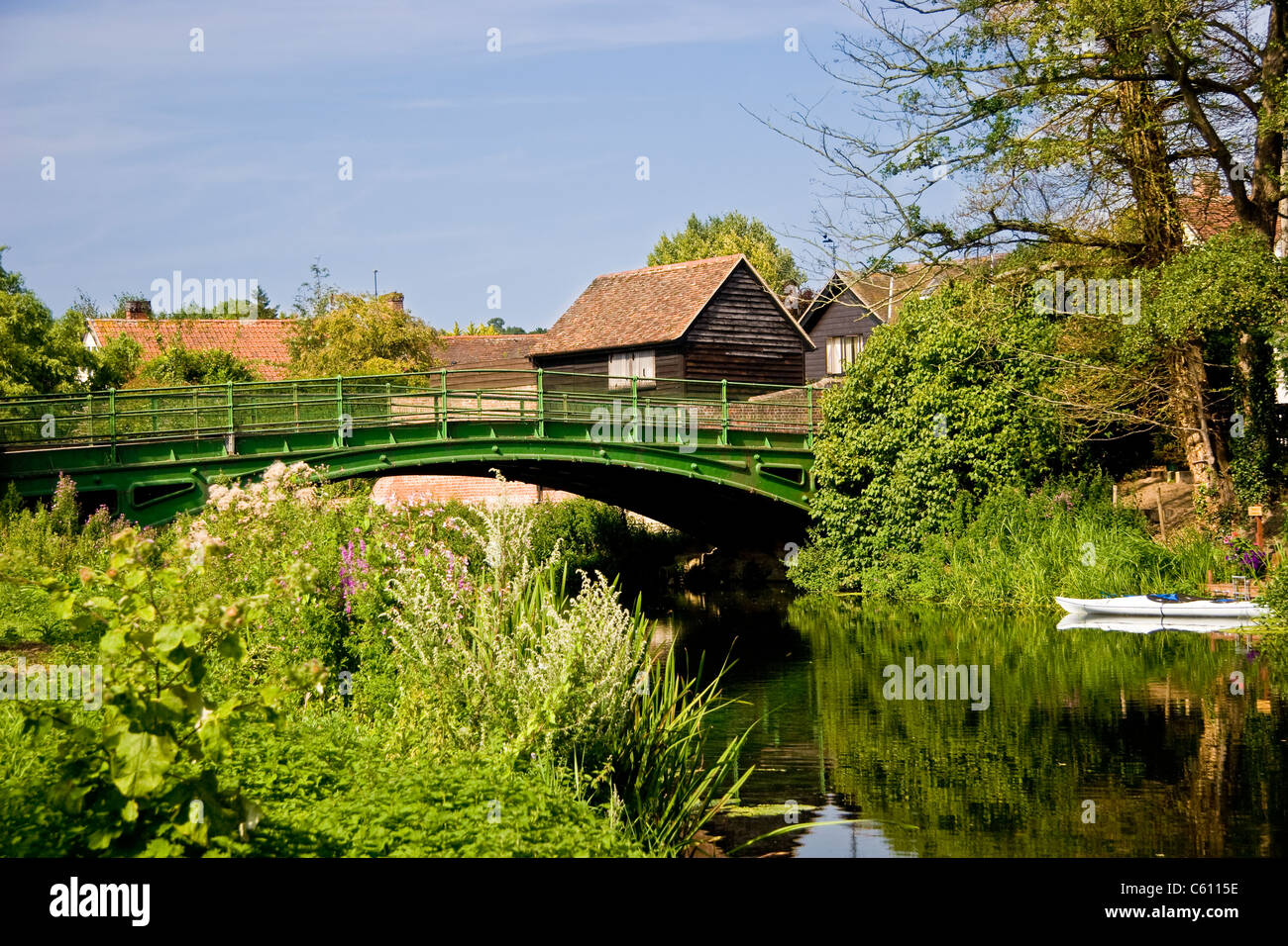 19th Century cast iron bridge over the River Stour, Bures, Suffolk ...