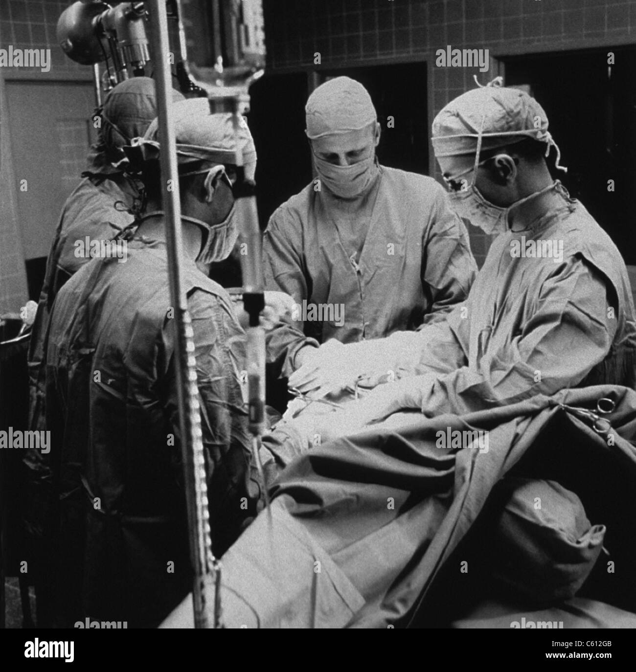 Surgery 1950s hi-res stock photography and images - Alamy